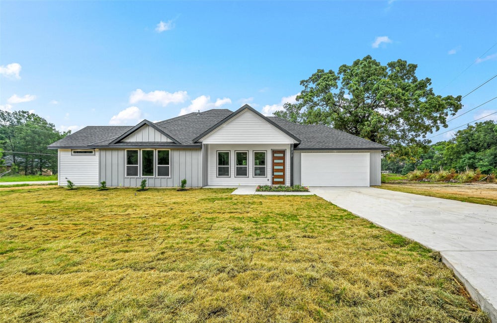 829 Maloma Road, Tool, TX 75143 - MLS# 20626409 - Coldwell Banker