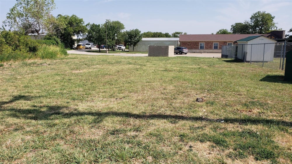 201 E Main Street, Grandview, TX 76050 - MLS# 20639277 - Coldwell Banker