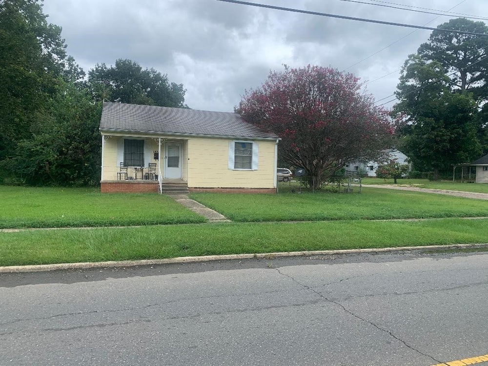 1828 Corbitt Street, Shreveport, LA 71108 - MLS# 20769910 - Coldwell Banker
