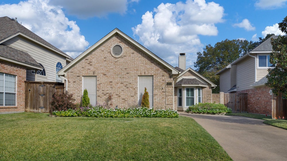 1425 Exeter Drive, Plano, TX 75093 - MLS# 20777517 - Coldwell Banker