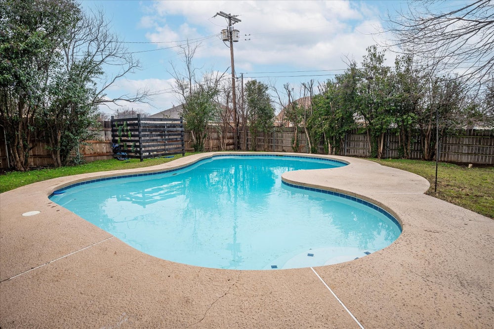 2209 Highcrest Drive, Bedford, TX 76022 - MLS# 20826652 - Coldwell Banker