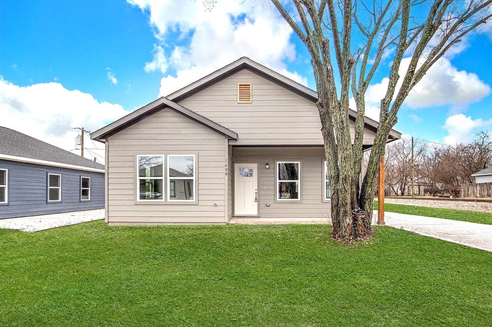 1400 E Leuda Street, Fort Worth, TX 76104 - MLS# 20843049 - Coldwell Banker