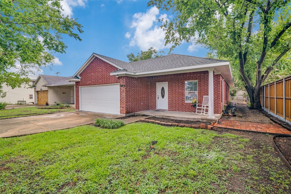 115 W Main Street, Forney, TX 75126 - MLS# 20991561 - Coldwell Banker