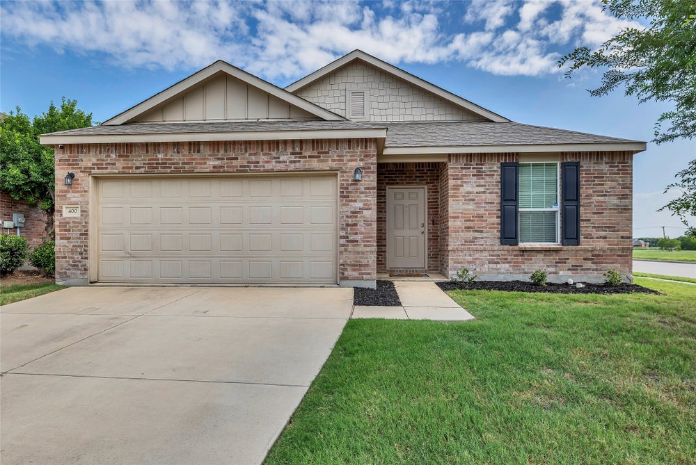 400 Sandy Creek Drive, Fort Worth, TX 76131 - MLS# 20996434 - Coldwell ...