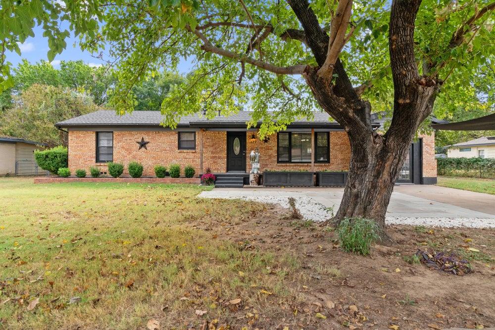 127 W Cedar Street, Hurst, TX 76053 - MLS# 21095595 - Coldwell Banker