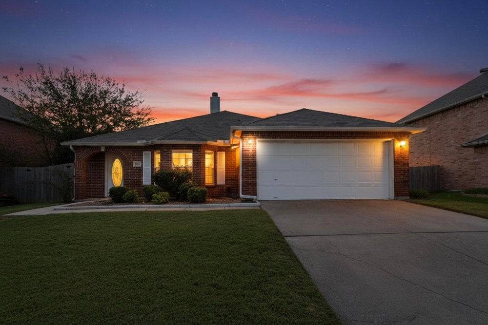 328 Cortland Circle, Roanoke, TX 76262 - MLS# 21111854 - Coldwell Banker
