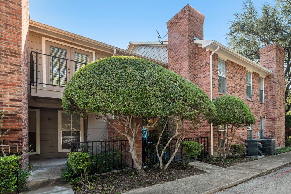 7510 Holly Hill Drive, Dallas, TX 75231 - MLS# 21116566 - Coldwell Banker