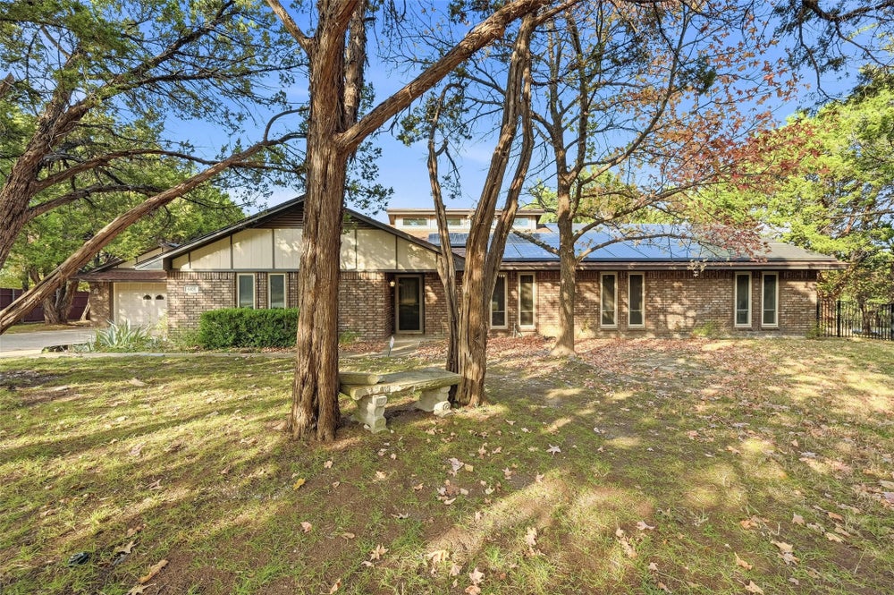 6405 W Red Bird Lane, Dallas, TX 75236 - MLS# 21122357 - Coldwell Banker