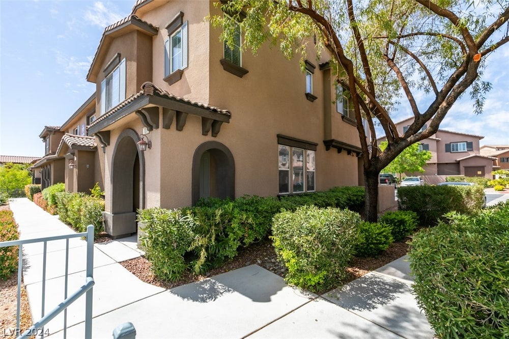 1571 Plaza Centre Drive #101, Las Vegas, NV 89135 - MLS# 2574897 ...