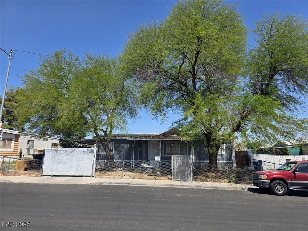 4794 Saguaro Way, Las Vegas, NV 89121 - MLS# 2685236 - Coldwell Banker