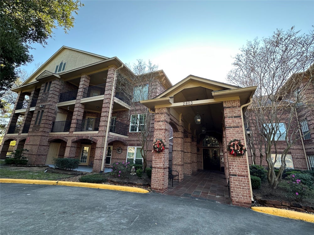 2803 Kings Crossing Drive #105, Houston, TX 77345 - MLS# 11928815 ...
