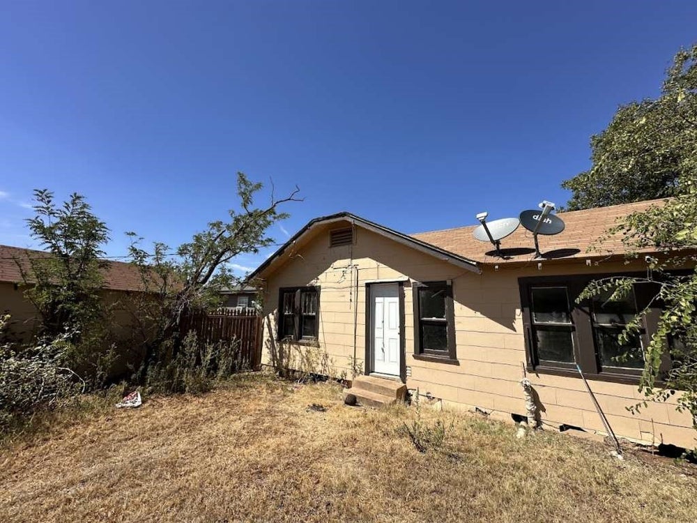 608 E Lee Street, Rotan, TX 79546 - MLS# 45324364 - Coldwell Banker
