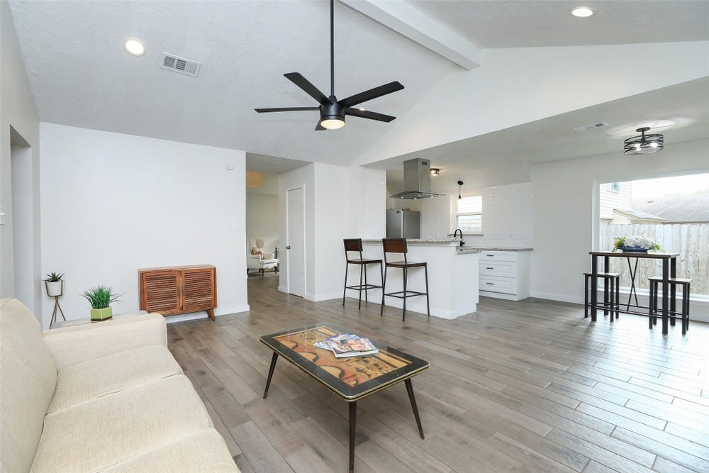 14827 Sandy Creek Drive, Houston, TX 77070 - MLS# 79465666 - Coldwell ...