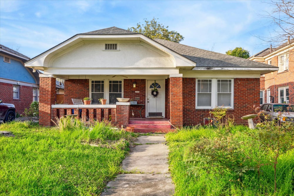 1720 W Main Street, Houston, TX 77098 - MLS# 80642171 - Coldwell Banker