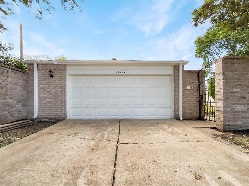 16250 Indian Mill Drive, Houston, TX 77082 - MLS# 85779745 - Coldwell ...