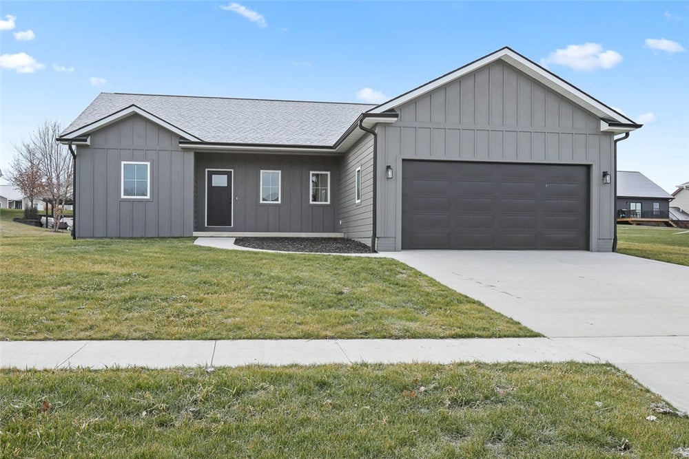 785 184th Place, Pella, IA 50219 - MLS# 687103 - Coldwell Banker