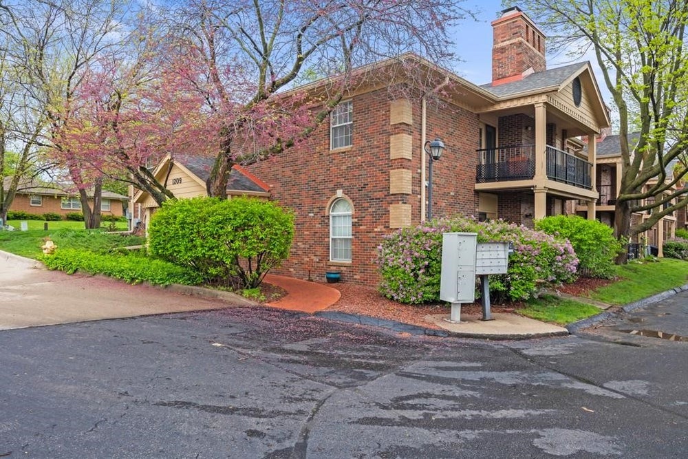 1209 50th Street #5, West Des Moines, IA 50266 - MLS# 697033 - Coldwell ...