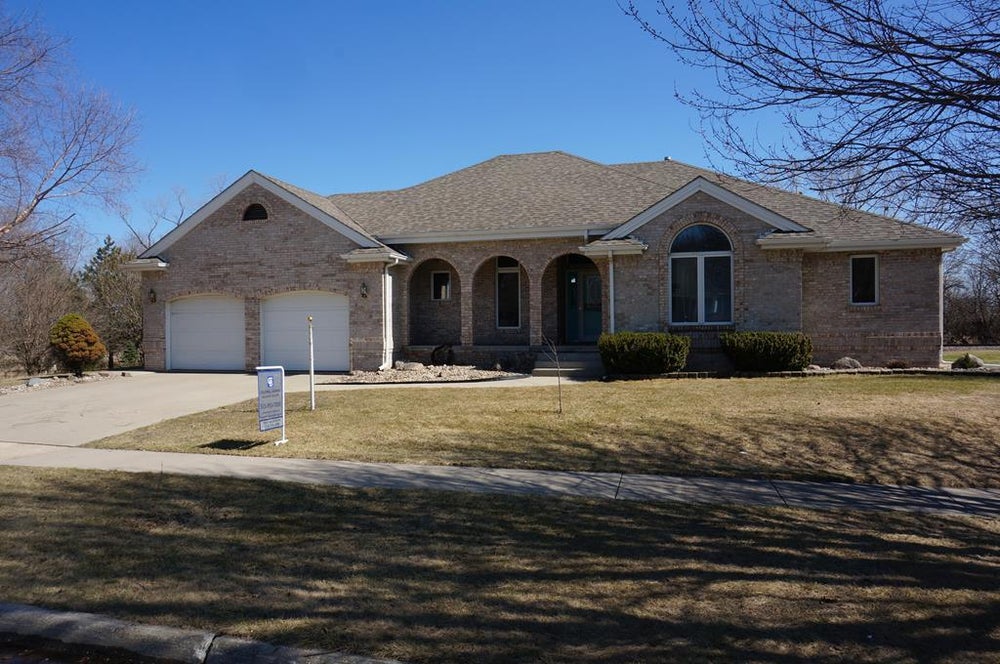 2103 Grandview Drive, Fort Dodge, IA 50501 - MLS# 26095 - Coldwell Banker