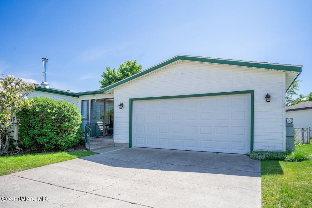 1266 W LINWOOD DR, Hayden, ID 83835 - MLS# 23-4776 - Coldwell Banker