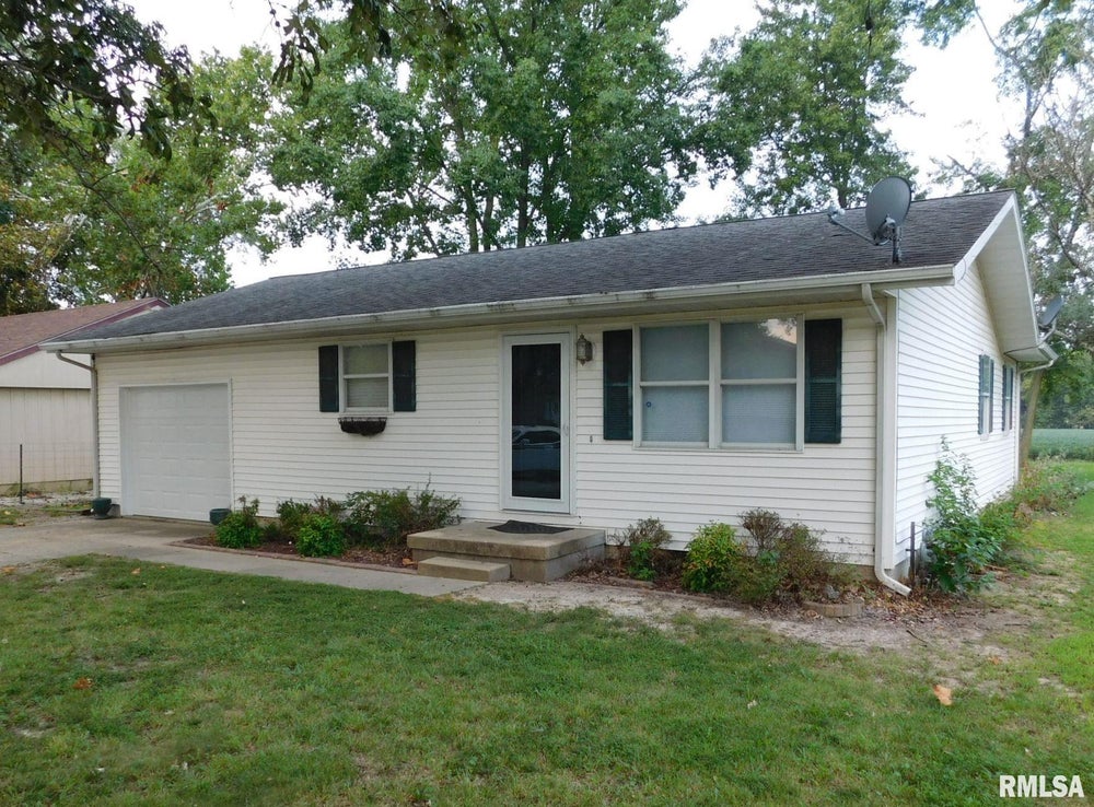 118 Randolph Drive, Centralia, IL 62801 - MLS# EB450308 - Coldwell Banker