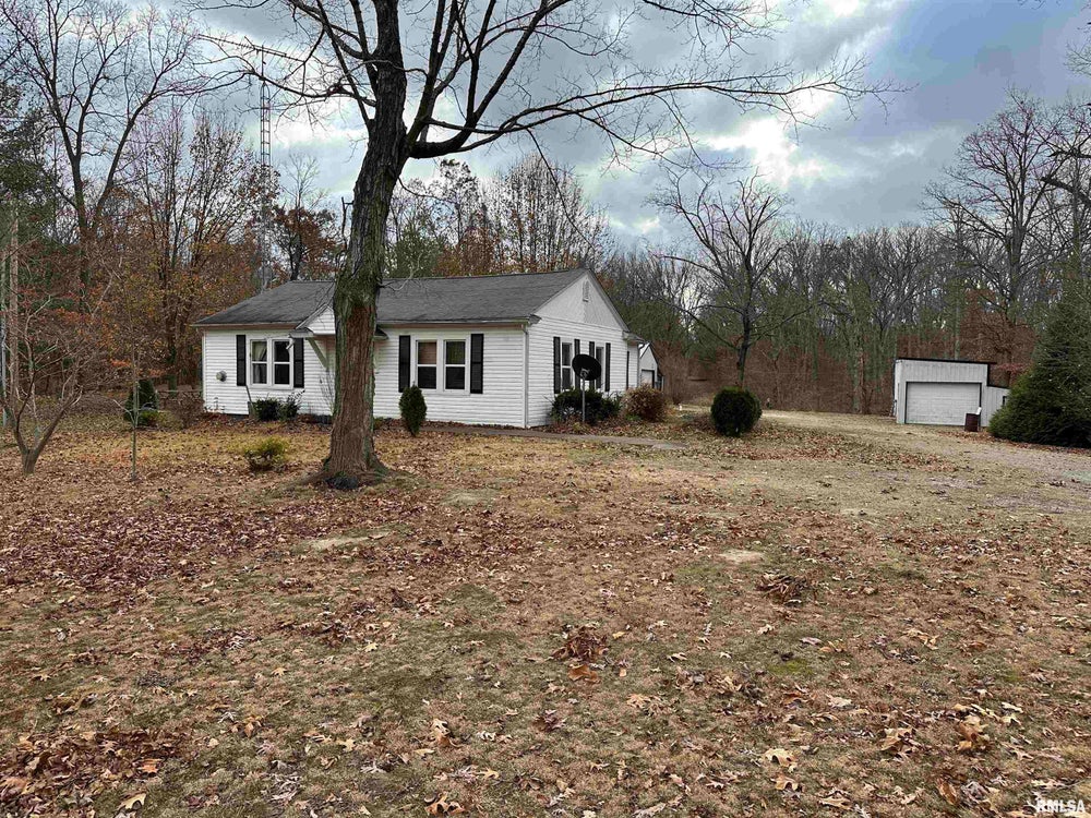 2562 State Route 161 Highway, Centralia, IL 62801 - MLS# EB451544 ...