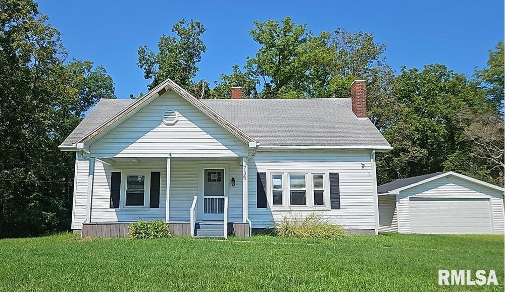 735 Country Club Road, Centralia, IL 62801 - MLS# EB454714 - Coldwell ...