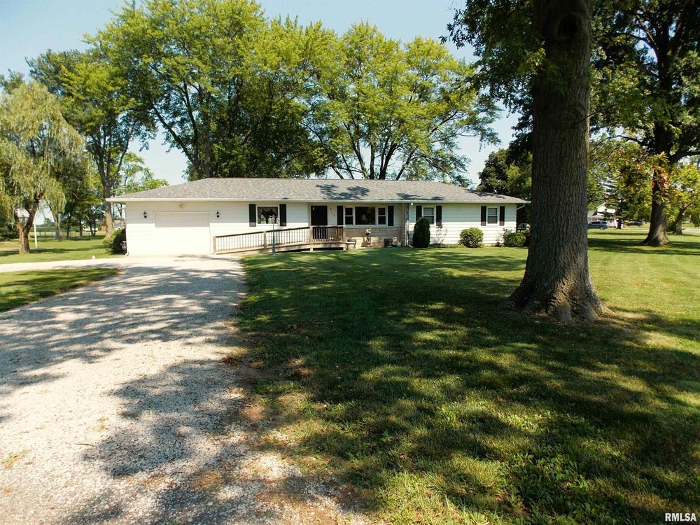 517 S Walnut Street, Sandoval, IL 62882 - MLS# EB454737 - Coldwell Banker