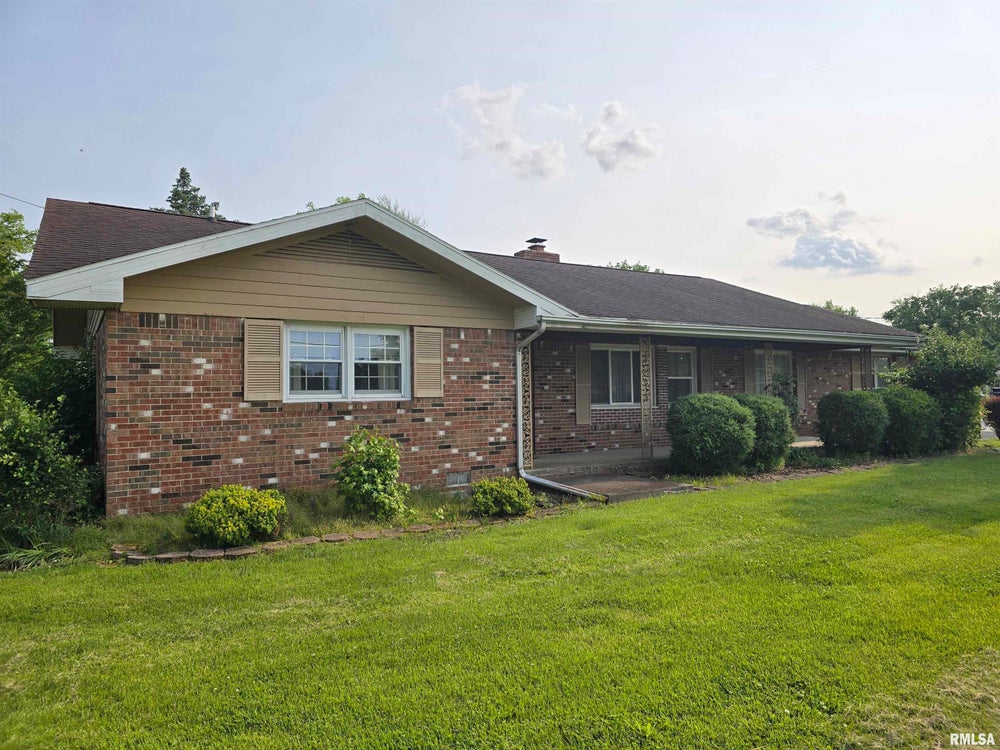 405 Easthaven Drive, Centralia, IL 62801 - MLS# EB456386 - Coldwell Banker