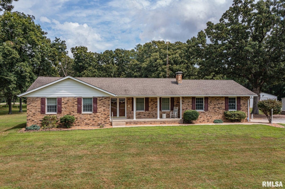 1723 Walnut Hill Road, Centralia, IL 62801 - MLS# EB456630 - Coldwell ...