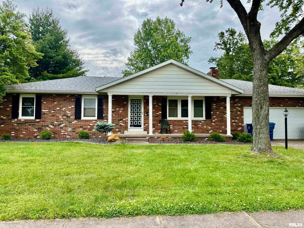 535 Meadowbrook Lane, Centralia, IL 62801 - MLS# EB458180 - Coldwell Banker