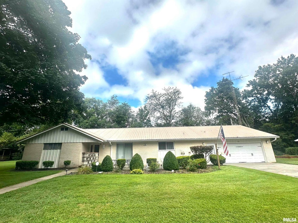 57 Sherwood Drive, Centralia, IL 62801 - MLS# EB459186 - Coldwell Banker