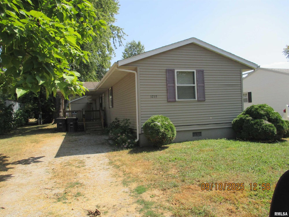 1215 S Brookside Street, Centralia, IL 62801 - MLS# EB459688 - Coldwell ...