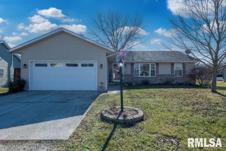 9514 W Lake Camelot Drive, Mapleton, IL 61547 - MLS# PA1248228 ...