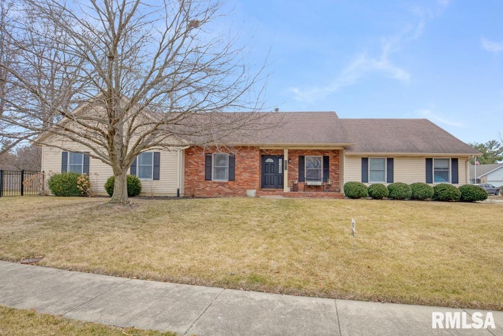 3800 Brandonshire Drive, Springfield, IL 62704 - MLS# QC4250245 ...