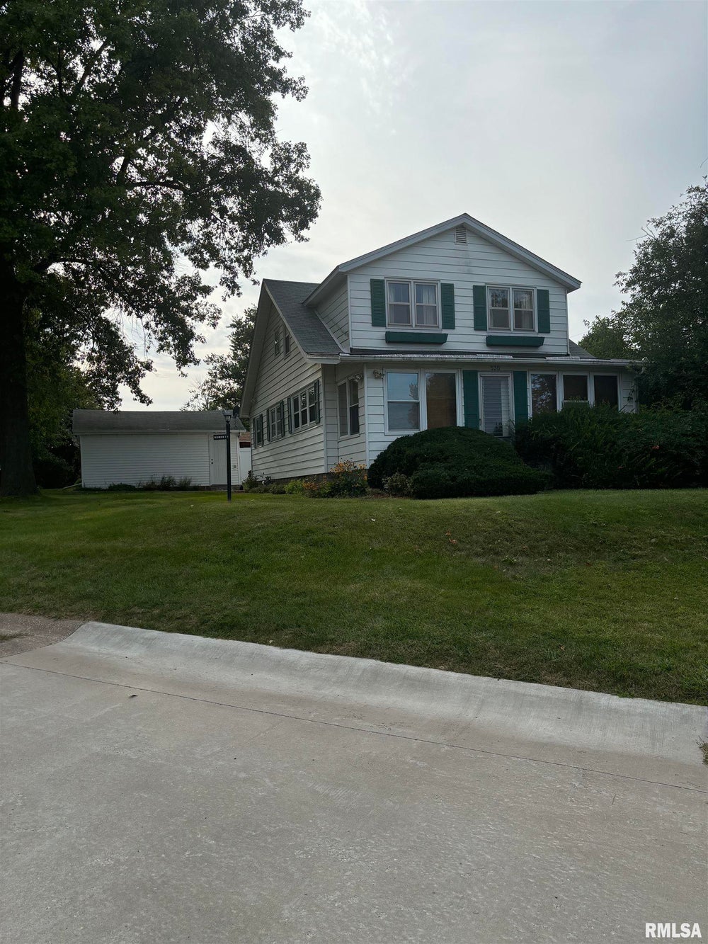 530 N 11th Street, Clinton, IA 52732 - MLS# QC4255765 - Coldwell Banker