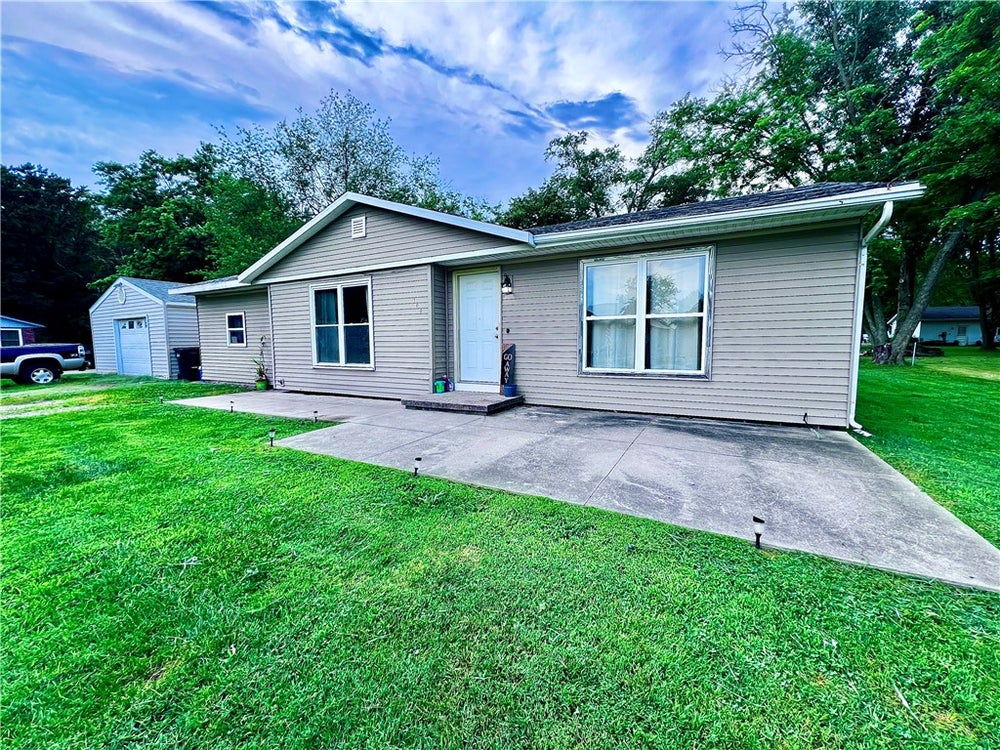 100 Chaparral Street, Watson, IL 62473 - MLS# 6252809 - Coldwell Banker