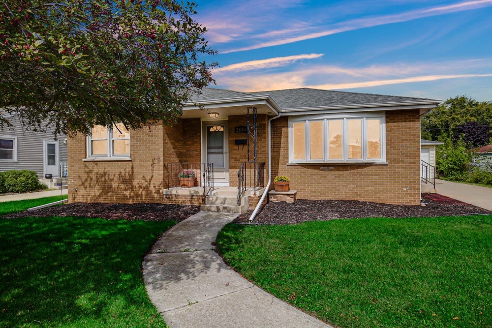 2831 Strong Street, Highland, IN 46322 - MLS# 539256 - Coldwell Banker