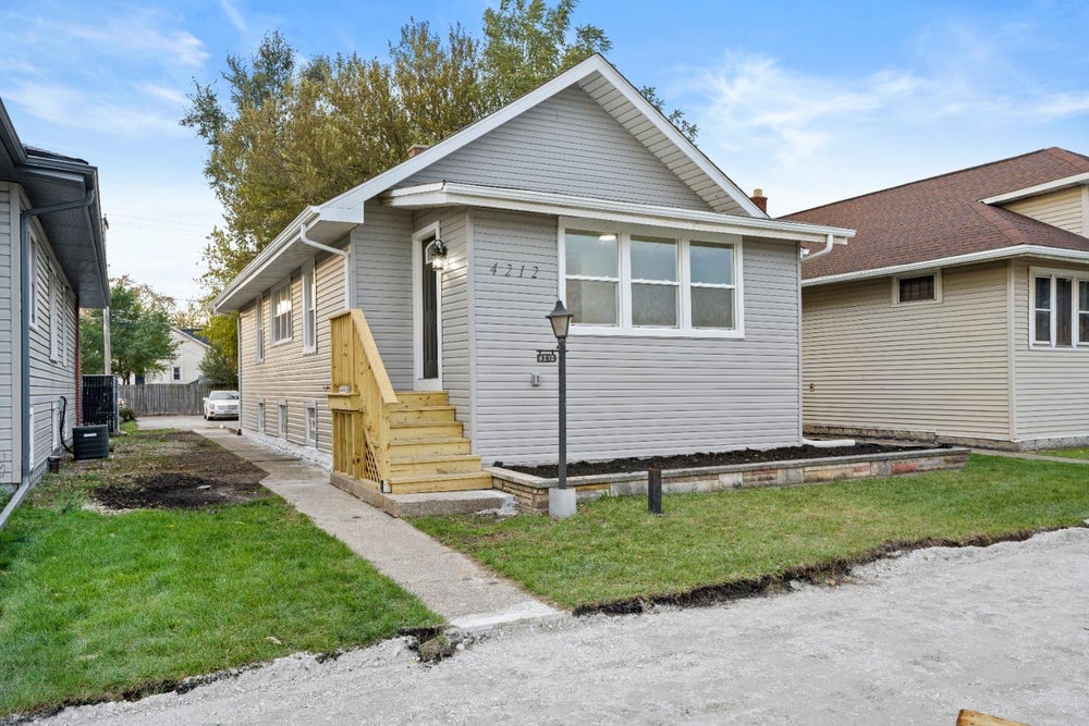 4212 Indianapolis Boulevard, East Chicago, IN 46312 - MLS# 541340 ...