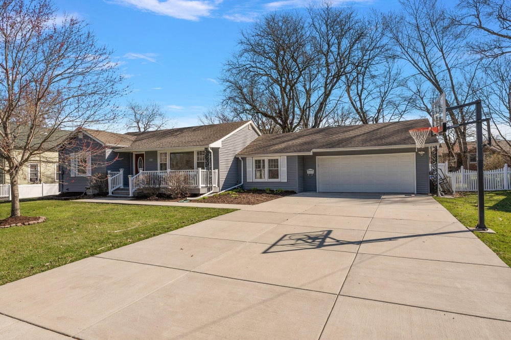 600 S Main Street, Crown Point, IN 46307 - MLS# 800815 - Coldwell Banker