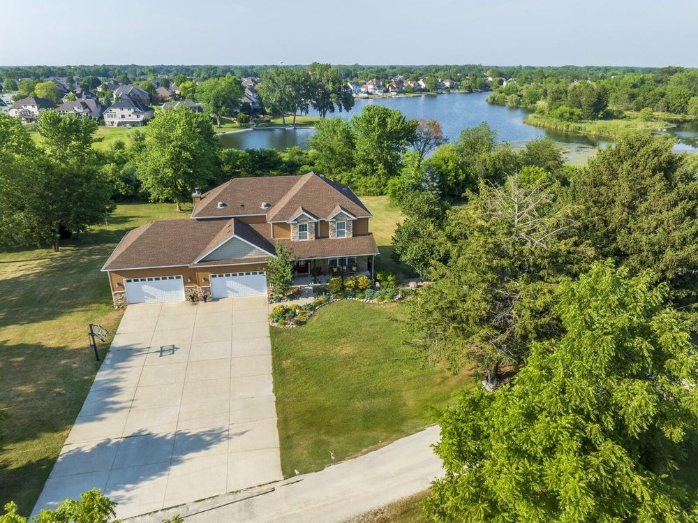 8269 Alexander Street, Schererville, IN 46375 - MLS# 824176 - Coldwell ...