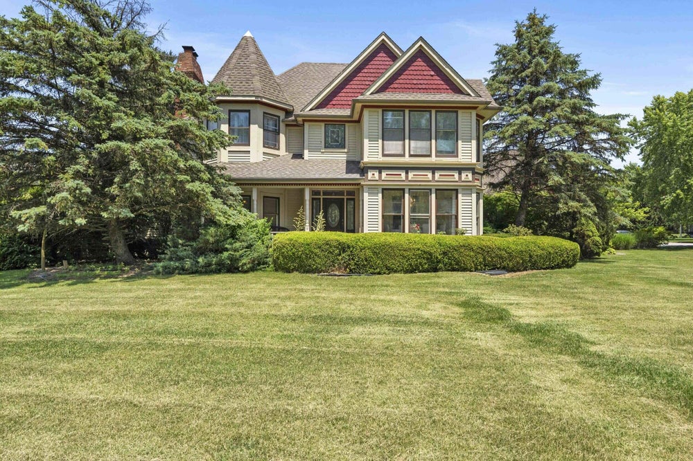 263 E Paul Revere, Chesterton, IN 46304 - MLS# 827975 - Coldwell Banker