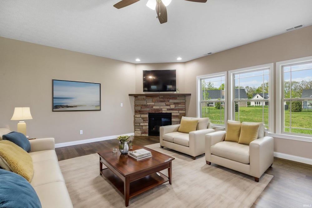 4290 Admirals Pointe Drive, Lafayette, IN 47909 - MLS# 202319798 ...