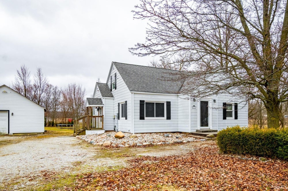 6535 Winters Road, Fort Wayne, IN 46809 - MLS# 202406663 - Coldwell Banker