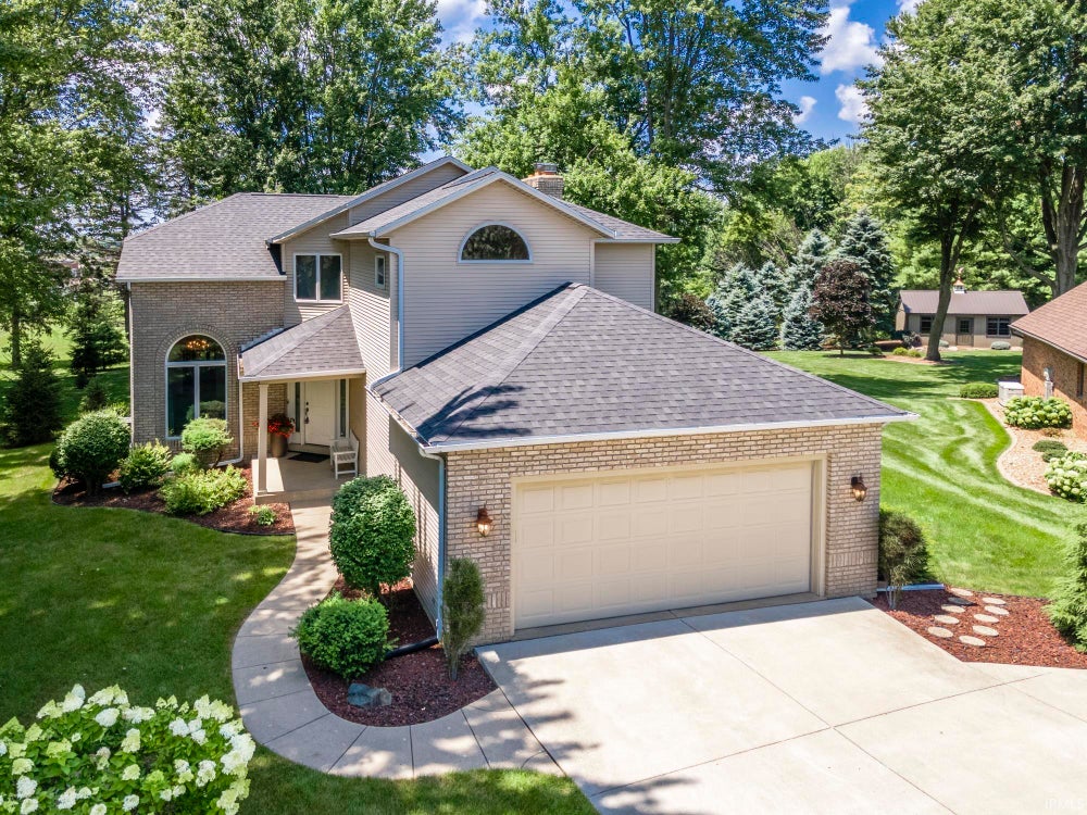 213 Apple Tree Lane, Wakarusa, IN 46573 - MLS# 202426124 - Coldwell Banker