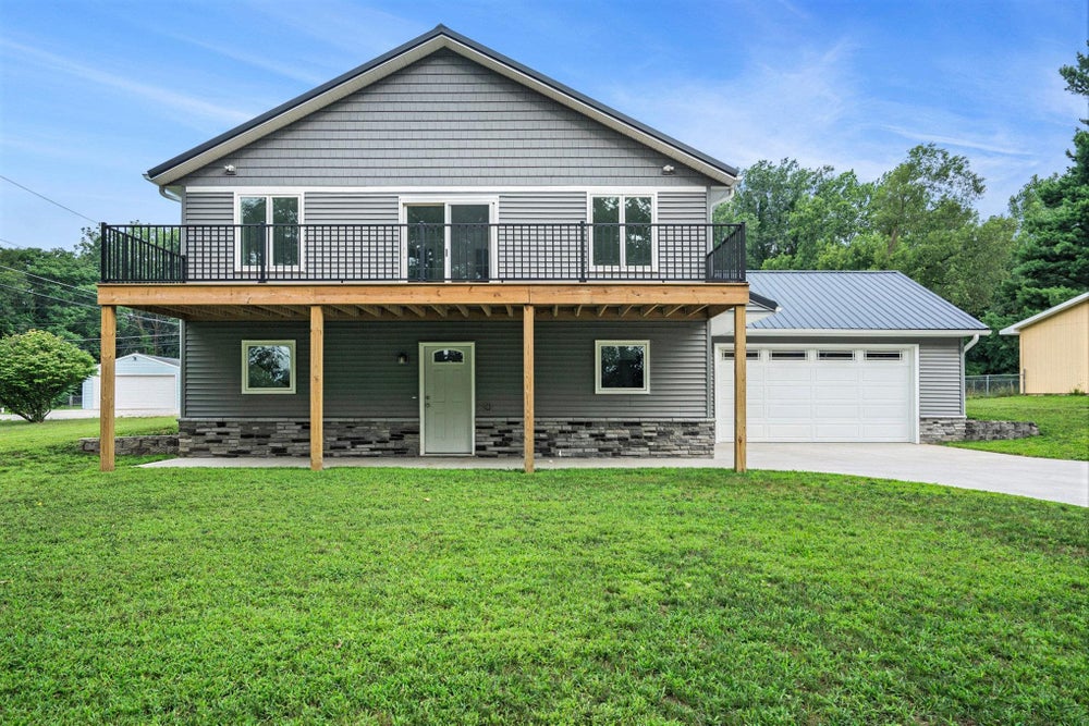 51561 E County Line Road, Middlebury, IN 46540 - MLS# 202527341 ...