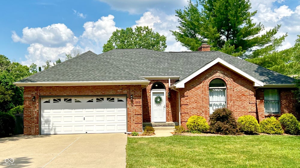 555 Luse Drive, Columbus, IN 47201 - MLS# 21985697 - Coldwell Banker