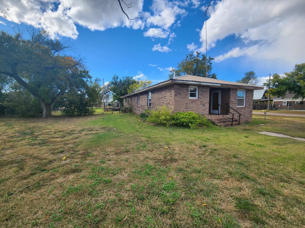 301 S 3rd, Englewood, KS 67840 - MLS# 15158 - Coldwell Banker