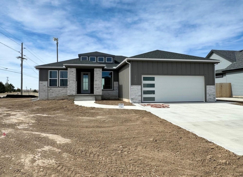 4101 Royal Ct, Hays, KS 67601 - MLS# 204309 - Coldwell Banker