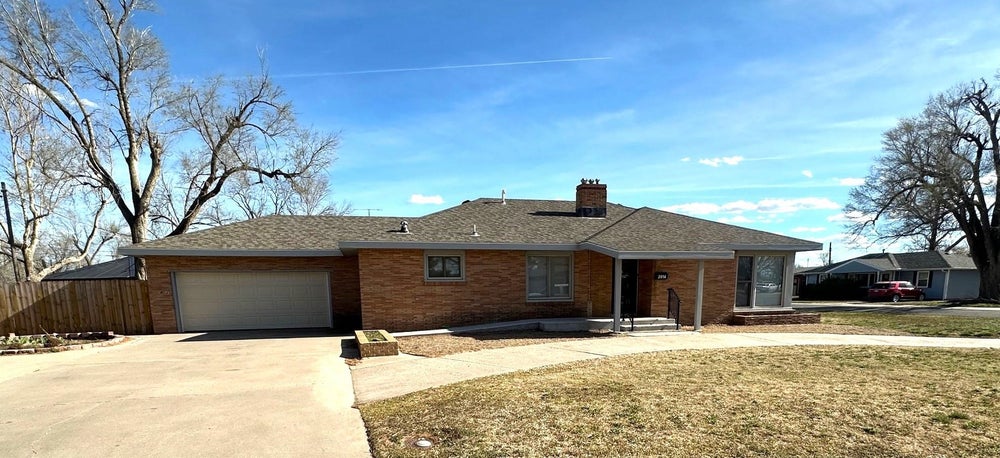 2914 Quivira Avenue, Great Bend, KS 67530 - MLS# 204349 - Coldwell Banker