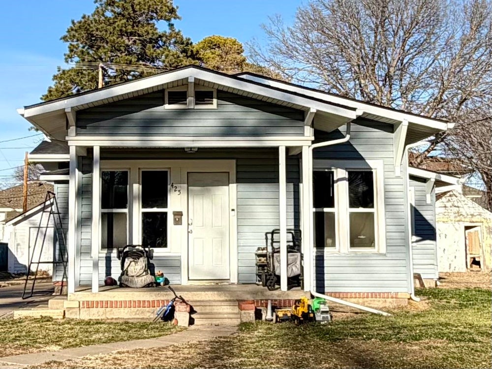 425 W 5th Street, Hays, KS 67601 - MLS# 205392 - Coldwell Banker